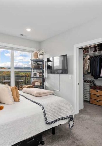 Canton Ridge - Luxury Apartments in Canton, CT
